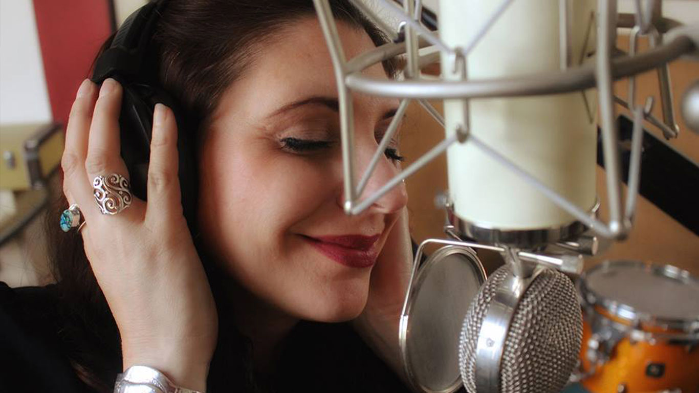 Stream Wendy Colonna | Spotify | Soundcloud | YouTube